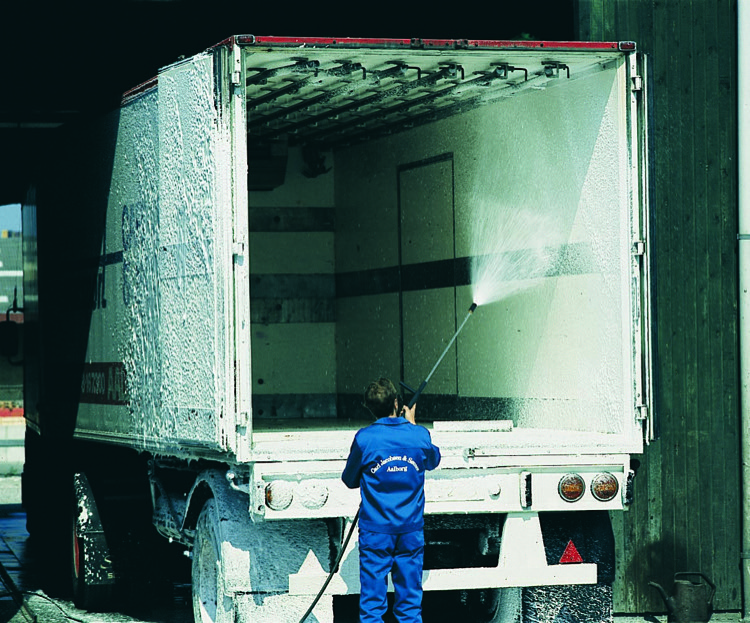 Lavado de Trailer con Hidrolavadora: Fácil y Rápido....................